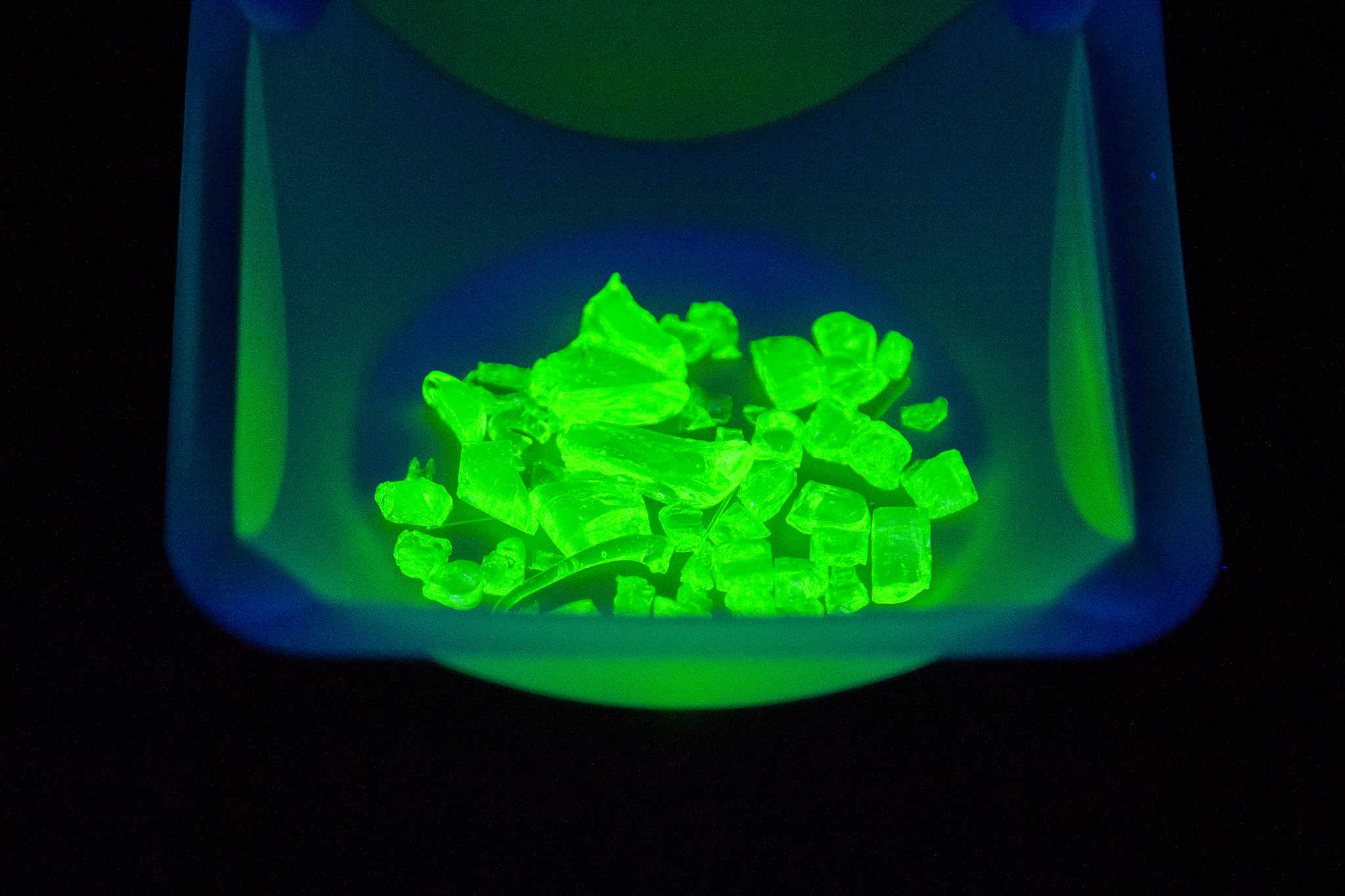 Fluorescent Glass - MO SCI